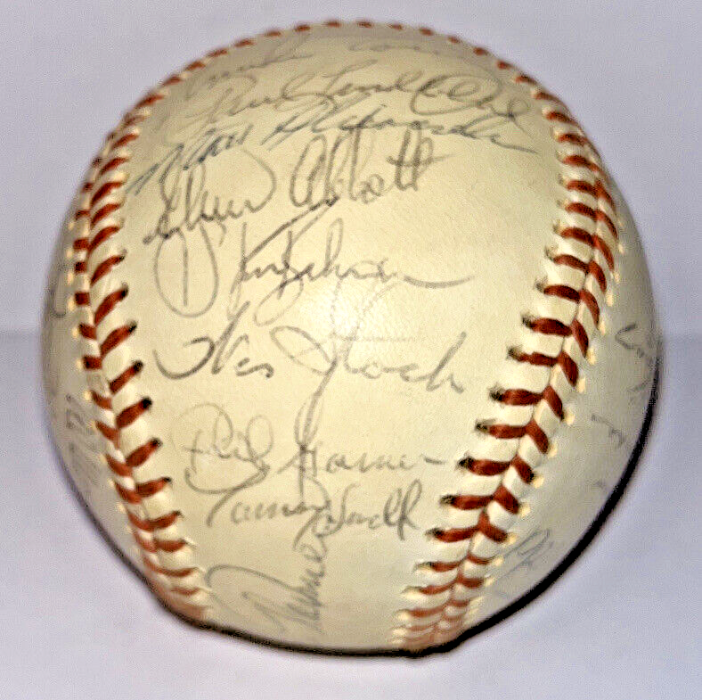 1976 Oakland A’s Team Signed Baseball,Fingers,Williams PSA/DNA 30 Autos ...