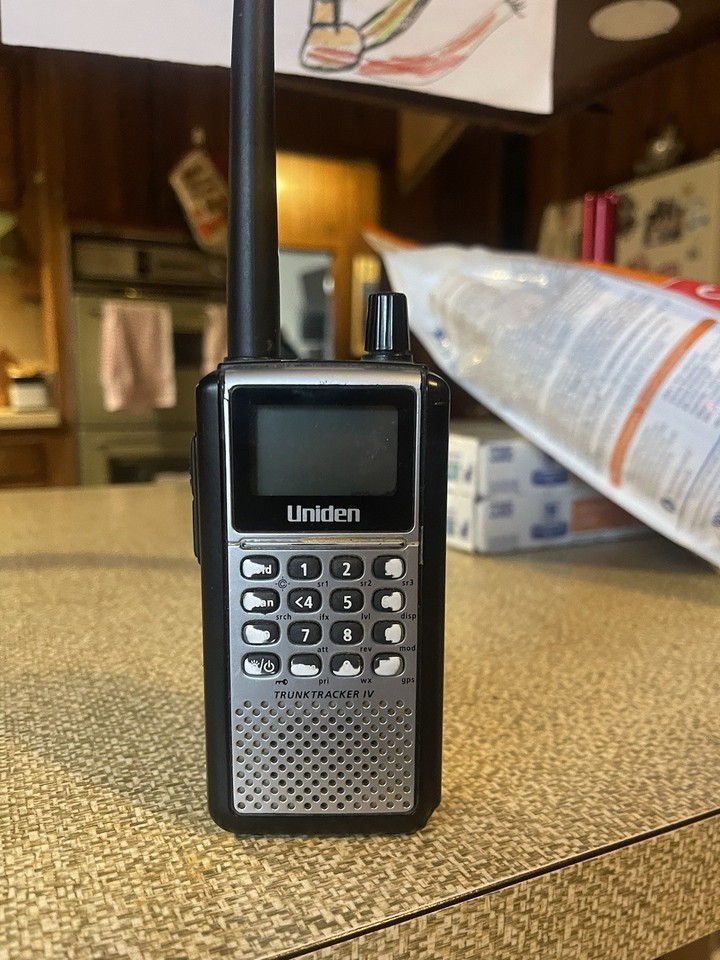 UNIDEN BCD396XT TRUNKTRACKER IV APCO 25 Digital Handheld Scanner Tested ...