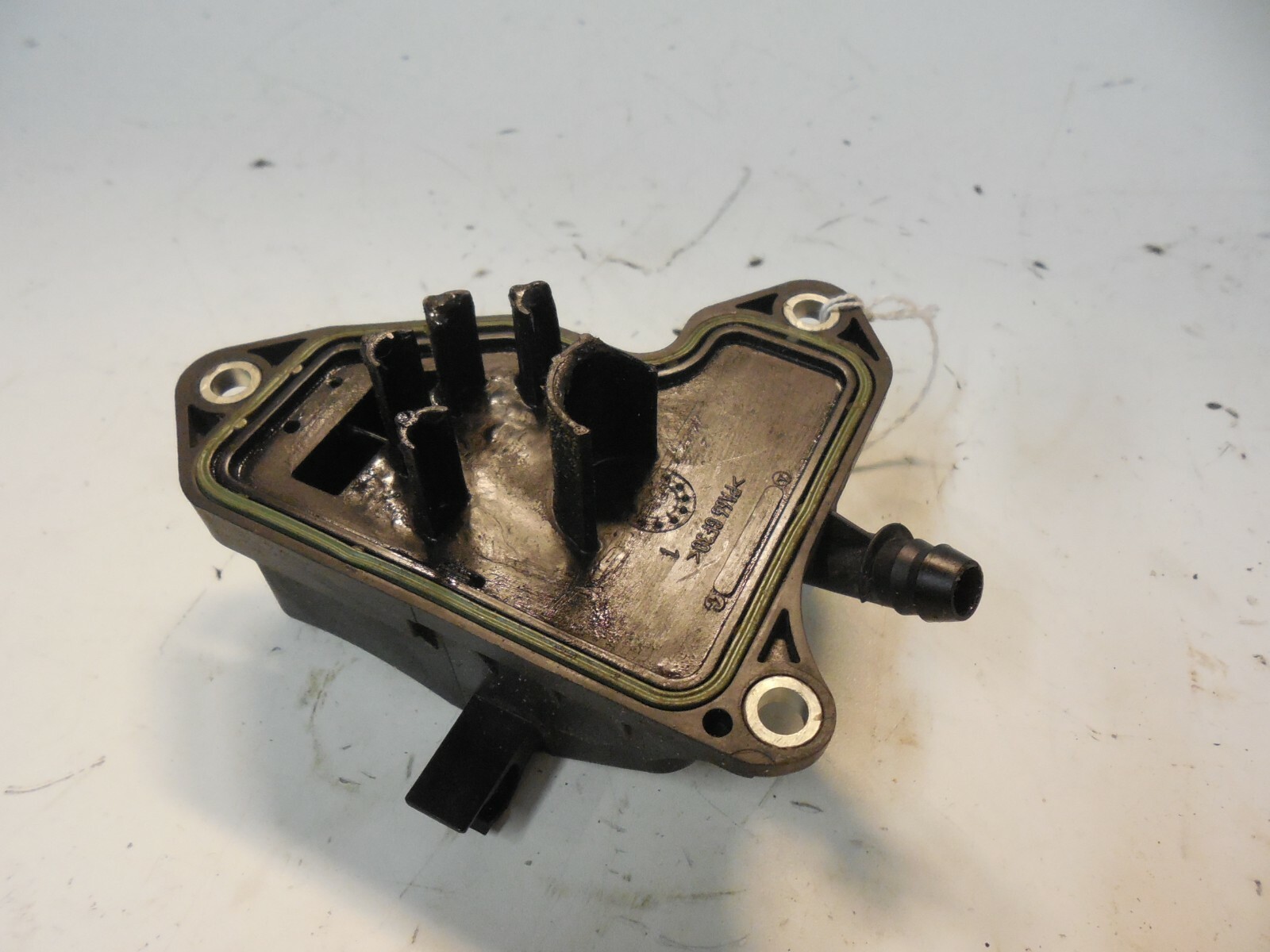 05-11 Mercedes M272 Engine Oil Separator 2720160134 | eBay