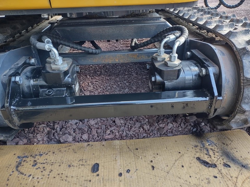 China Mini Excavator Drive Motor Reinforcement Brackets With Tie Down ...