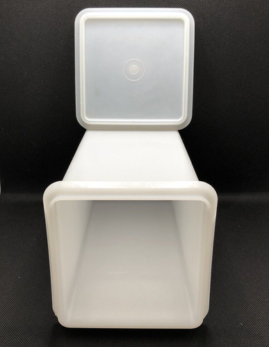 Tupperware #1314 Saltine Cracker Keeper with #1315 Lid / Seal | eBay