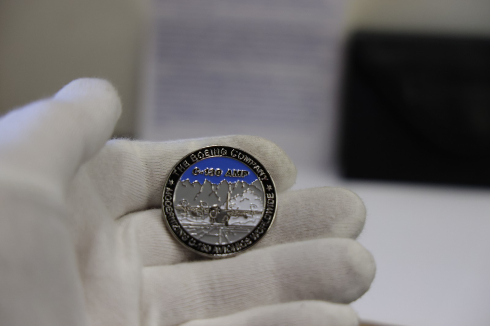 Vintage Boeing Challenge Coin w/ Papers and Case | eBay