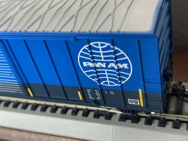 PAN AM AIRLINES OUTSIDE POST 50ft FMC BOXCAR HO SCALE " PAN AM GLOBE ...