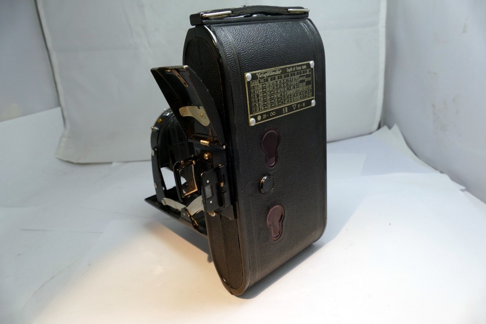 Voigtlander Bessa 6x9 Folding Medium Format Camera with 11cm f4.5 Lens ...