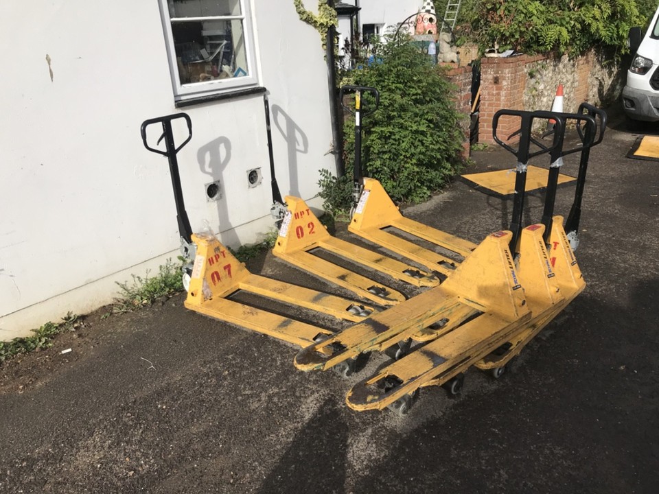 Total Lifter Hand Pallet Truck (s) 2500kg REF-R0925 | eBay UK