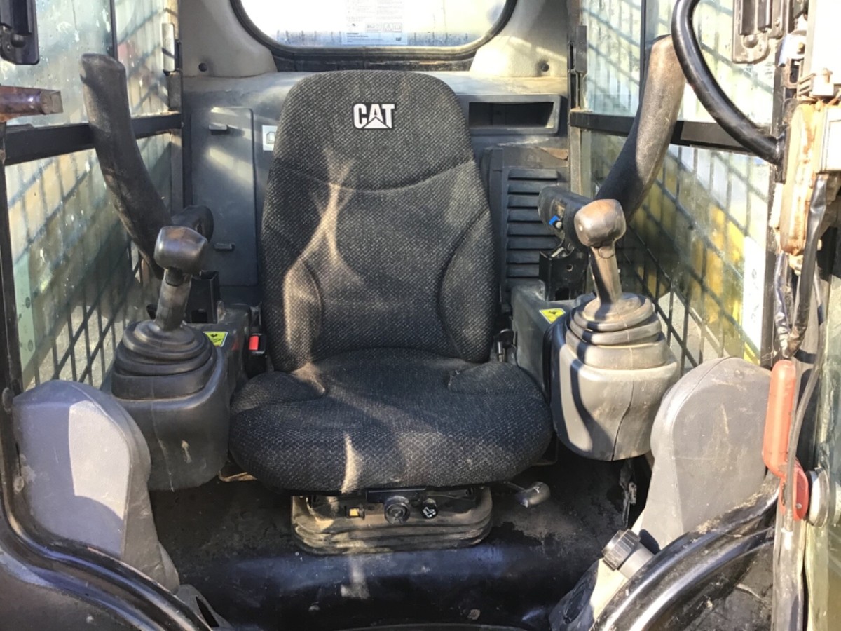 Cat Backhoe Cab