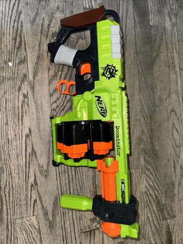 Nerf Zombie Strike Doominator Dominator 24 Dart Gun Blaster Zombie ...