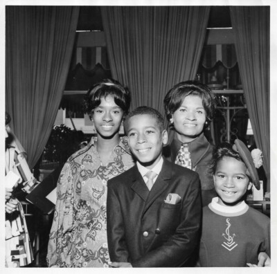 Vintage Press photograph - GREG MORRIS FAMILY | eBay