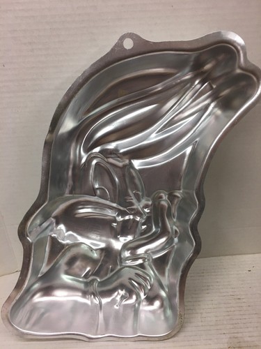 Vintage 2001 Wilton Looney Tunes Bugs Bunny Cake Pan #2105-3204 | eBay