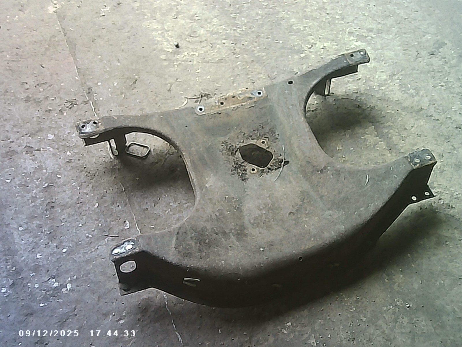 98-07 FORD RANGER 4X2 OEM REAR FRAME crossmember support spare tire ...