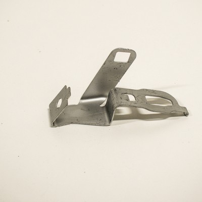 NEW MERCEDES-BENZ C-CLASS W205 UNDERSHIELD RIGHT BRACKET A2055240240 ...