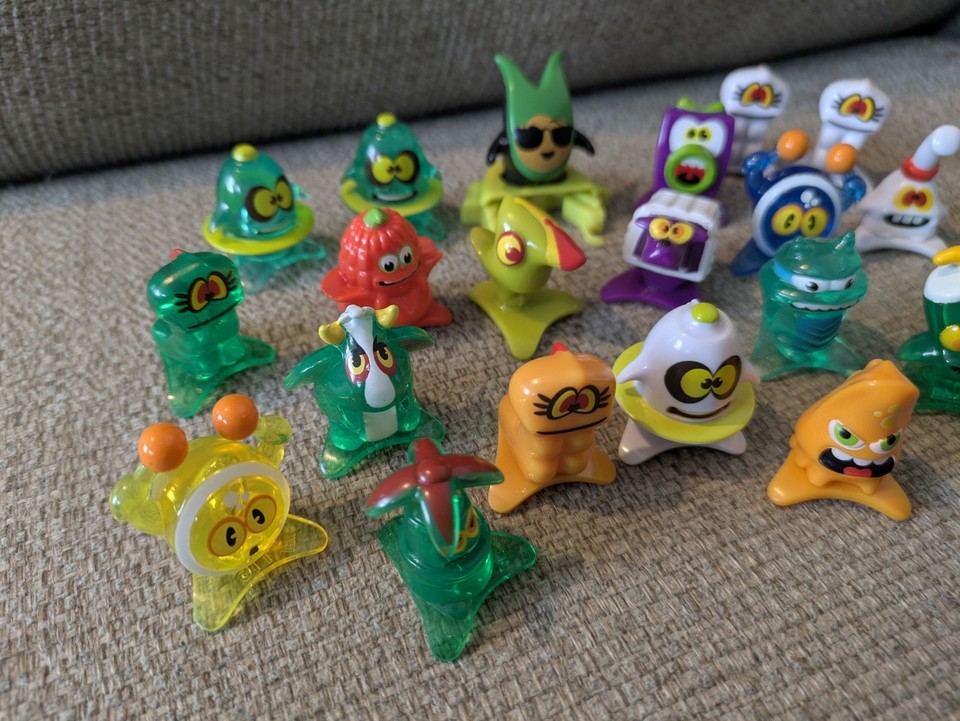 Bundle of STAR MONSTERS Pocket Friends Magic Box Crazy Bones Gogos ...