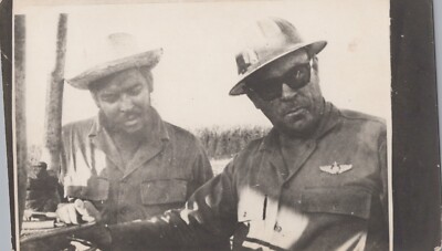 CUBAN REVOLUTION ERNESTO CHE GUEVARA & AIR FORCE PILOT CUBA 1960s Photo ...