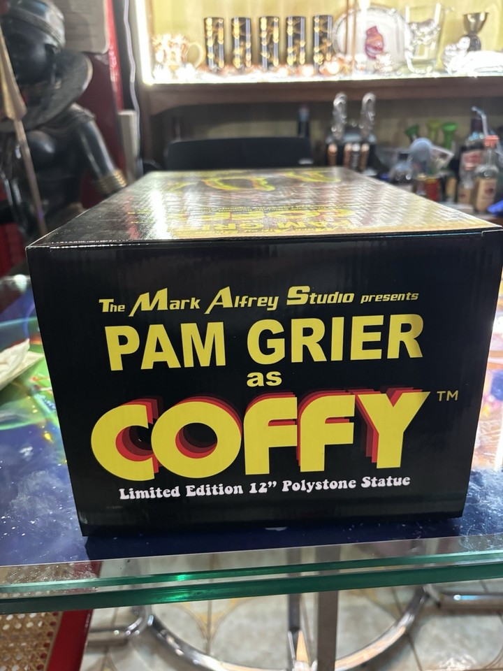 Pam Grier COFFY 12" statue / Action Figure Limited 340/900 Mark Alfrey ...