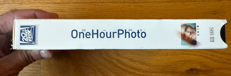 ONE HOUR PHOTO VHS - Thriller ROBIN WILLIAMS Connie Nielsen Eriq ...