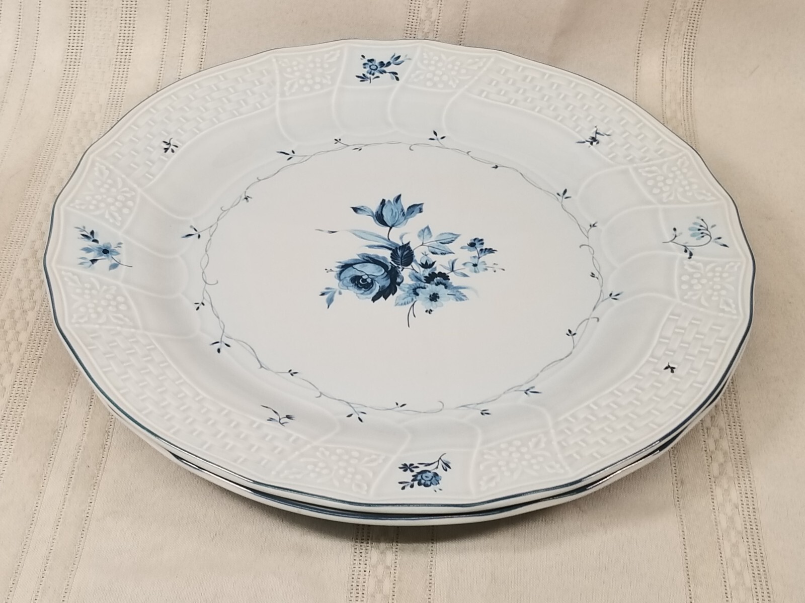 2 Mikasa Precious Blue Sheffield Dinner plates D2502 | eBay