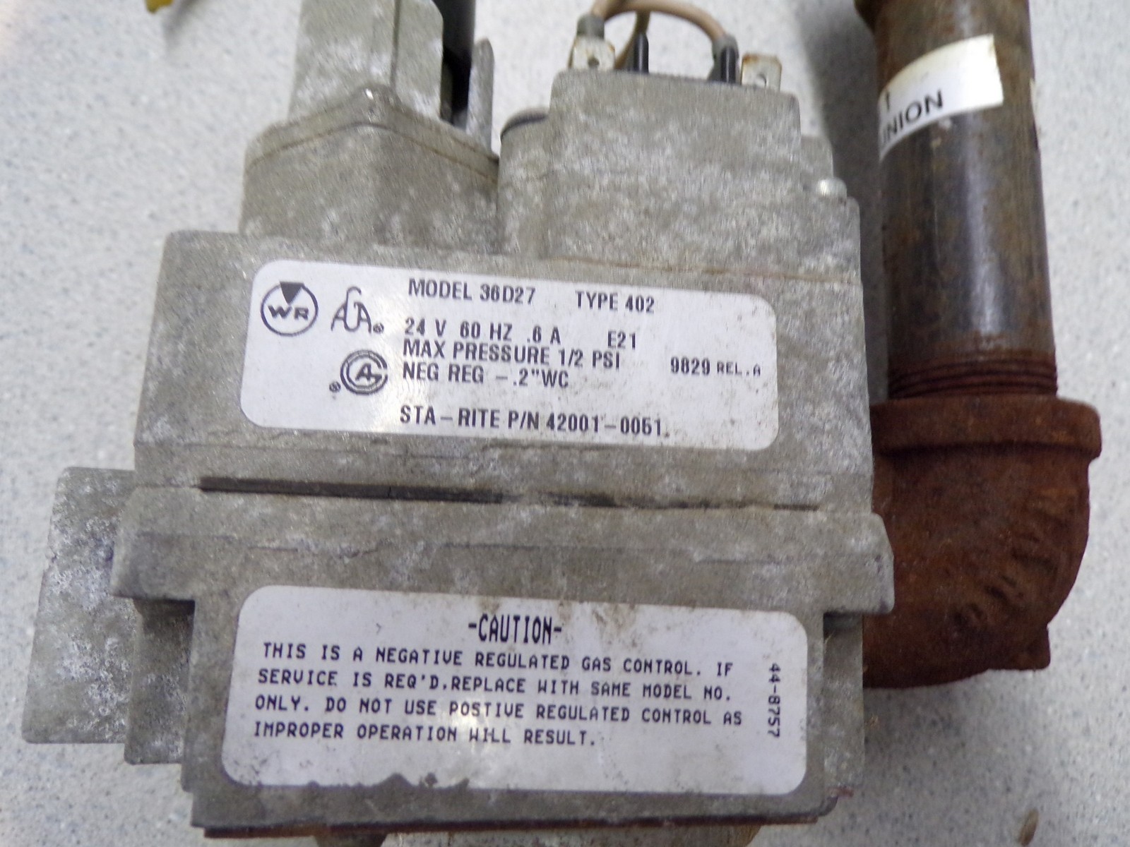 Negative Regulated Gas Control 36D27 Type 402 42001-0061 *FREE SHIPPING ...