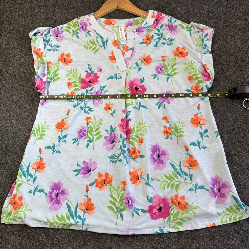 Dear Scarlett Women's Top Size S Roll Tab Sleeve Side Slits Floral Blue ...