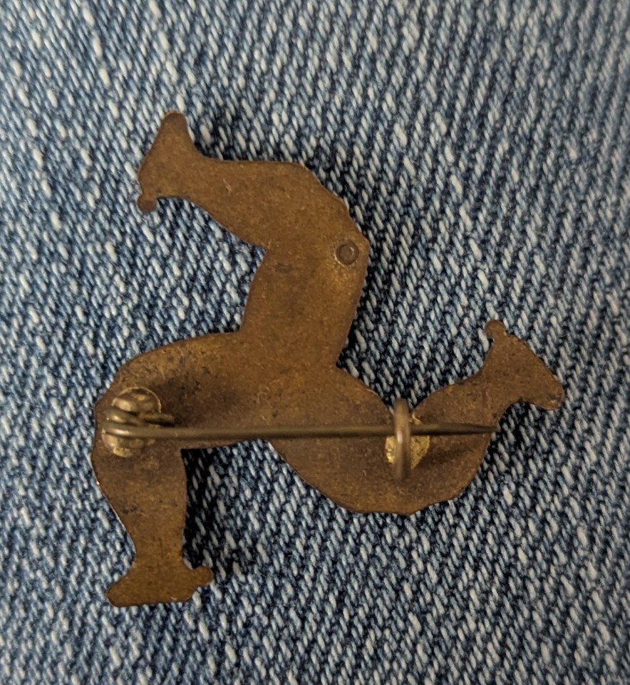 Vintage Triskelion Isle of Man Pin Badge/Brooch. Estimated 1960s. Good ...
