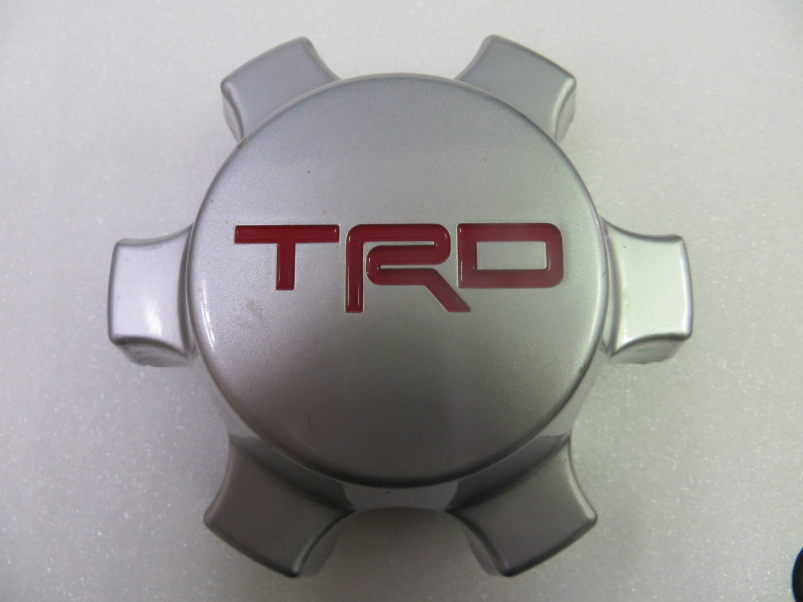 TOYOTA FJ CRUISER TRD SILVER CENTER CAPS - 2 - 69578 - PT904-35070-CC ...