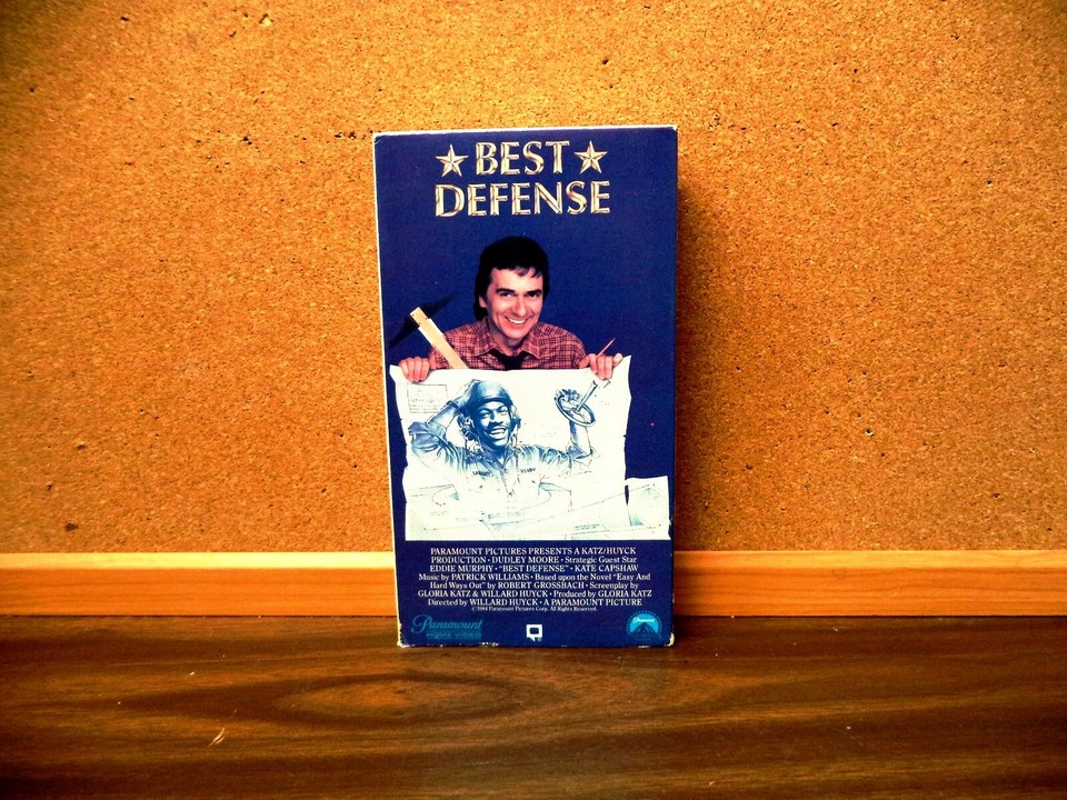 BEST DEFENSE (VHS 1985) Dudley Moore, Eddie Murphy, Kate Capshaw, Tom ...