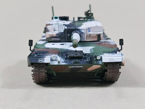 1/72 German Leopard 2A4 main battle tank model winter paint | eBay