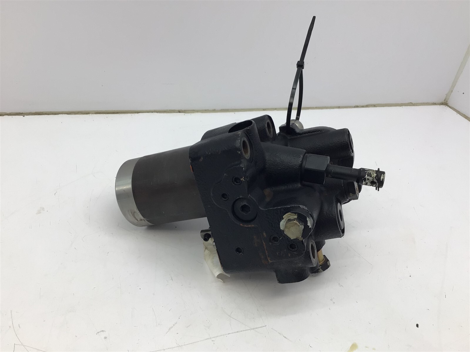 John Deere 2305 2210 ROCKSHAFT CONTROL VALVE LVA801073 | eBay