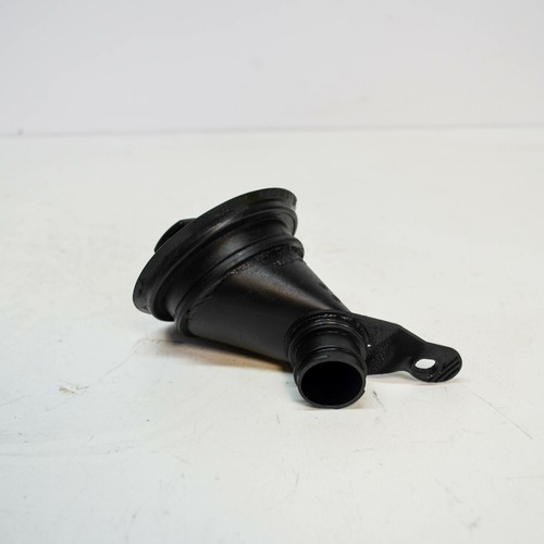 AUDI A6 C6 2010 Oil Funnel 057133287B 059103482C 3680694 | eBay.de