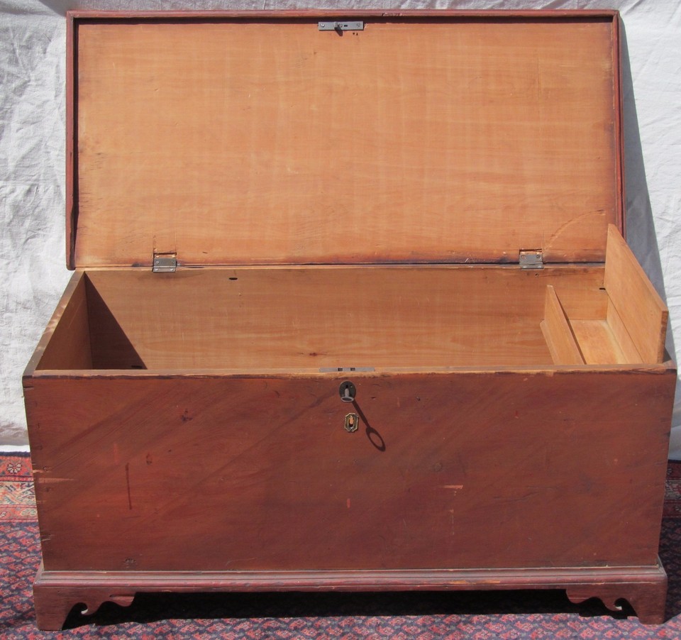 ANTIQUE CHIPPENDALE RED WASH PAINTED DOVETAILED BLANKET CHEST ON ...