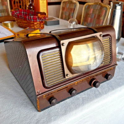 Vintage 1949 Pilot TV-37 3" Television + Rare Screen Magnifier + Manual ...