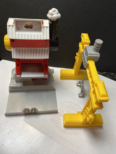 Fisher-Price GeoTrax Yellow Loader Picker Structure & Pipe Works ...