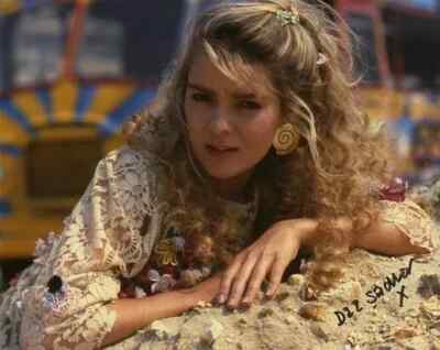 Doctor Who Autograph: DEE SADLER (Greatest Show in the Galaxy) Signed ...