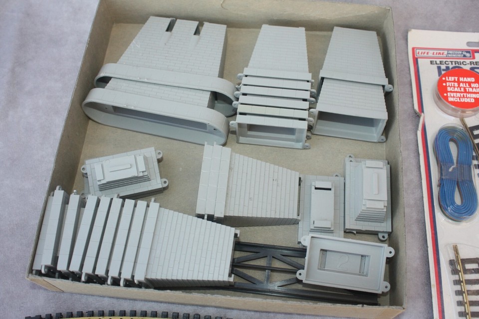 HO scale Curved Track, Life-Like Turnouts 8605 8604 , Pier Set Lot | eBay