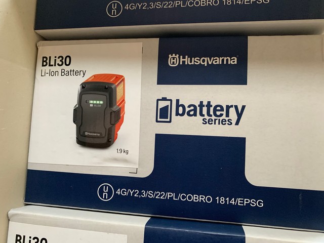 Husqvarna BLi30 36V 7.7Ah Li-ion Battery (967937702) for sale online | eBay