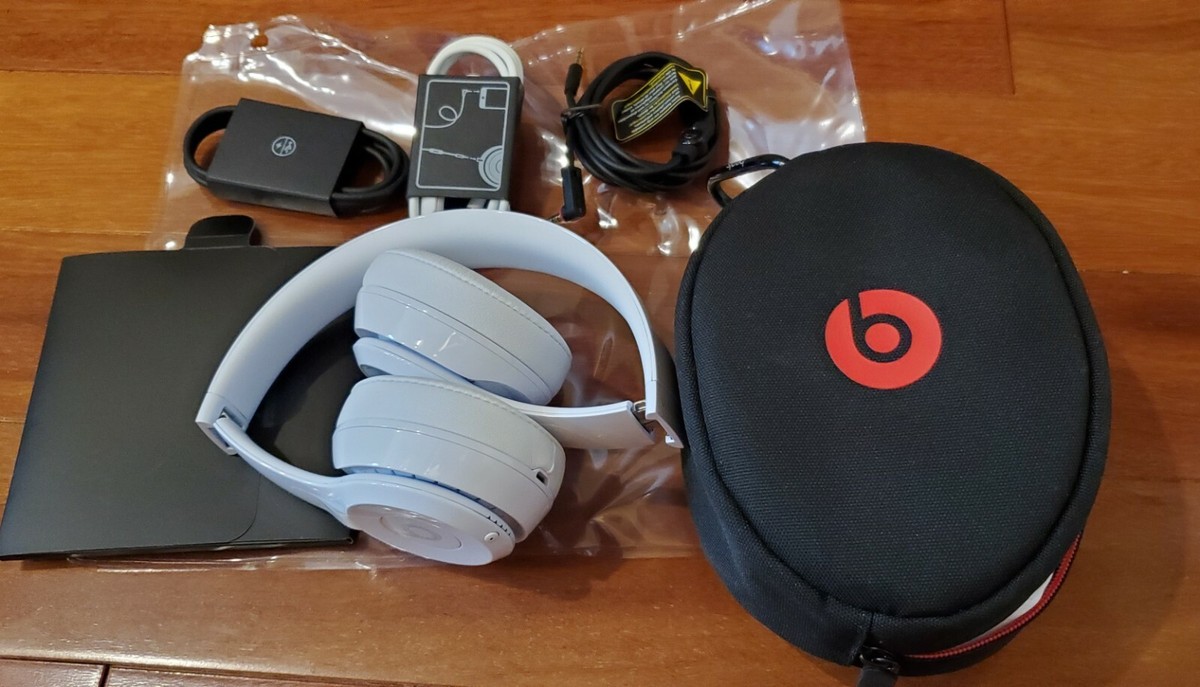 Beats Studio White Box