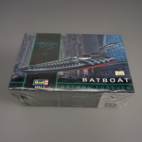 Batman Forever Batboat Revell Model Kit 6722 1:25 In Original Box ...