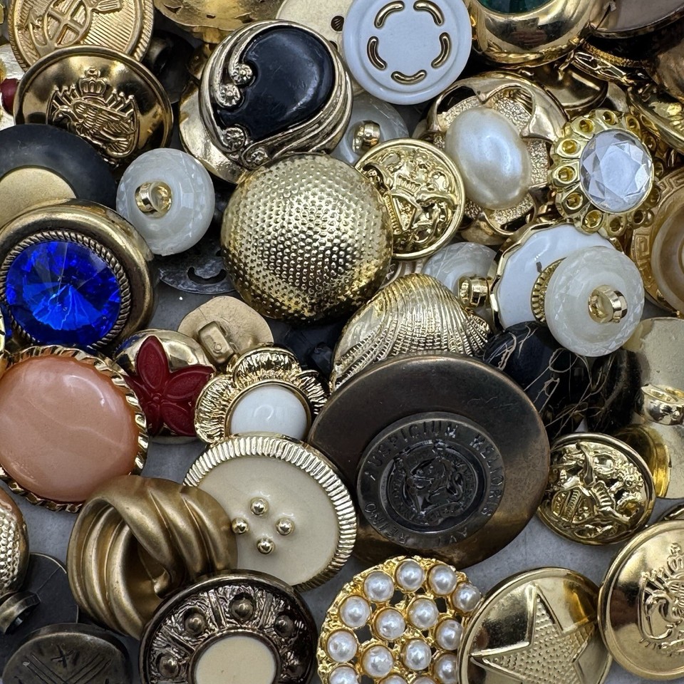100 Best Premium MIXED LOT All Kinds Of GOLD & ANTIQUE GOLD Buttons All ...
