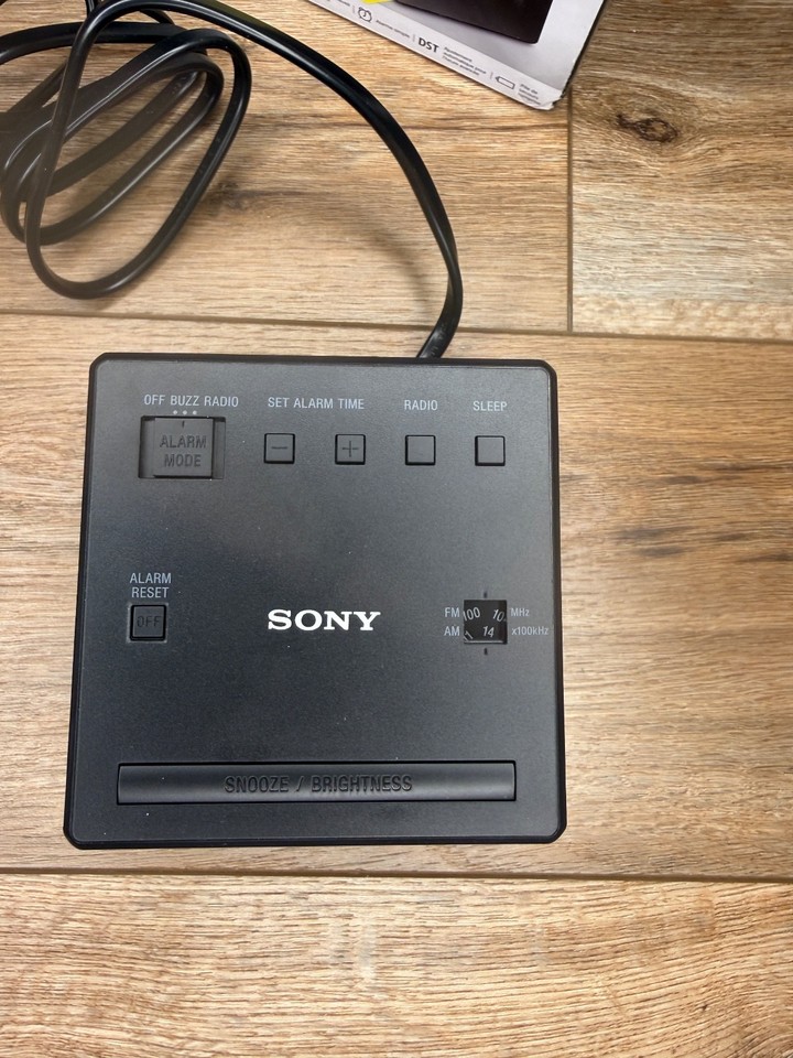 SONY “Cube” AM/FM Alarm Clock Radio - Black Model ICF-C1 27242872288| eBay