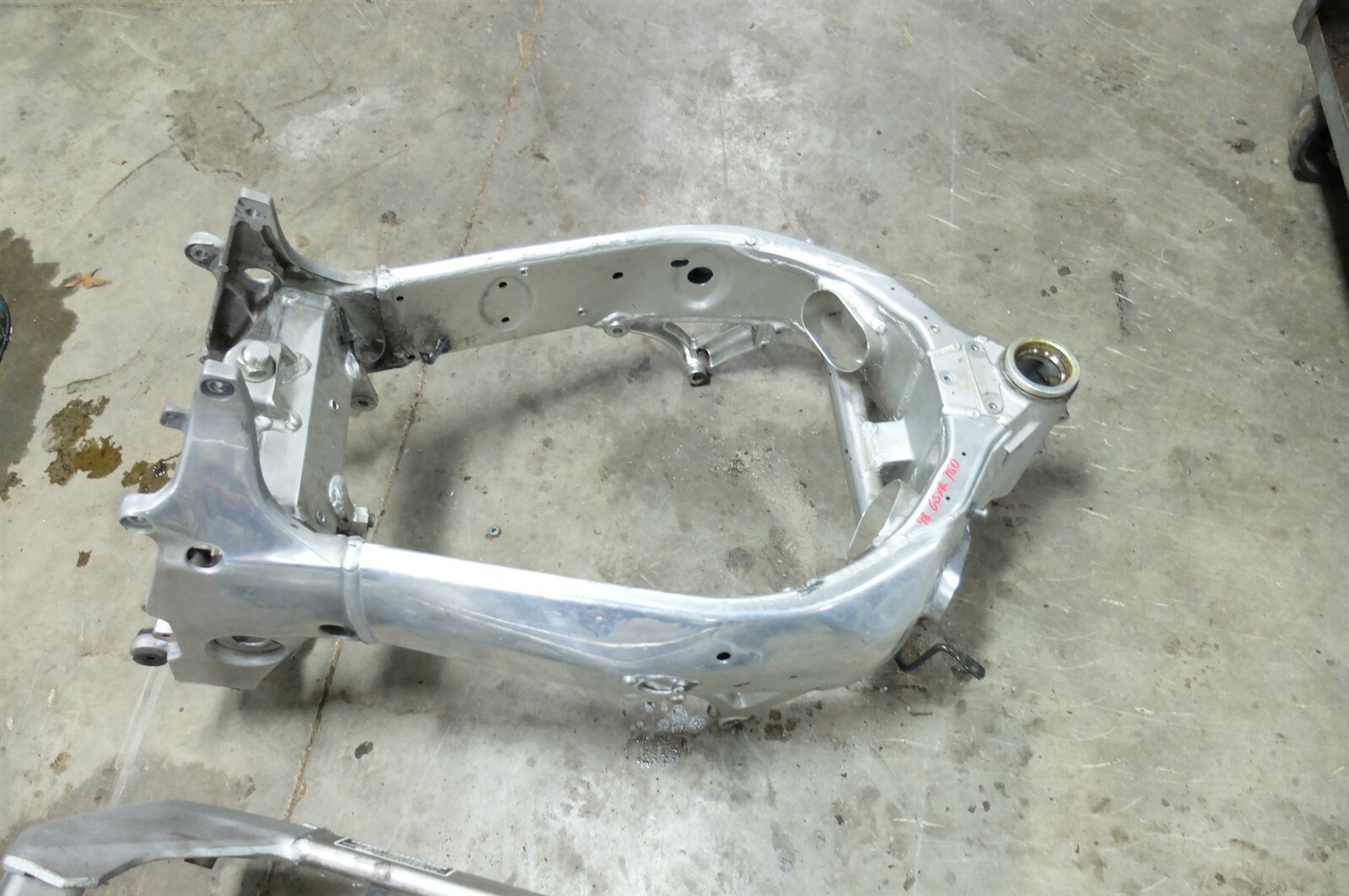 98 Suzuki GSXR GSX R 750 GSXR750 frame chassis | eBay