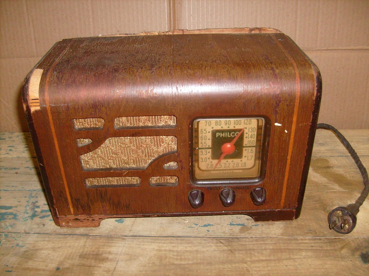 File:Vintage Philco (Big Bullet) Table Radio, Model, 41% OFF