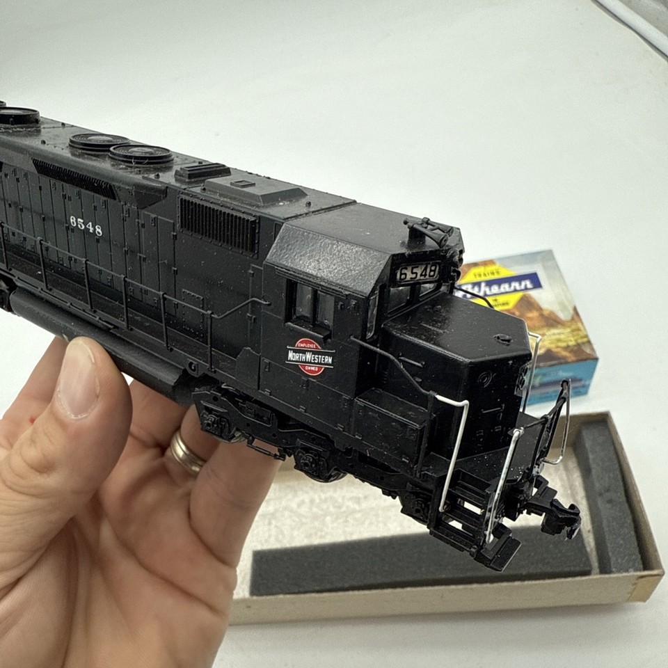 HO Athearn Chicago Northwestern CNW SD45 Power Diesel Locomotive #6548 ...