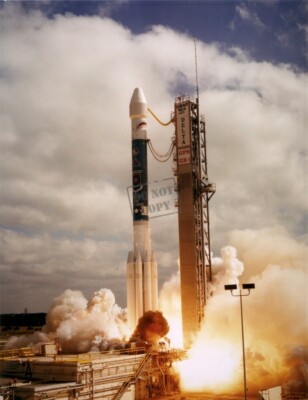 US AIR FORCE McDonnell Douglas Delta II rocket launch NAVSTAR GPS 8X12 ...