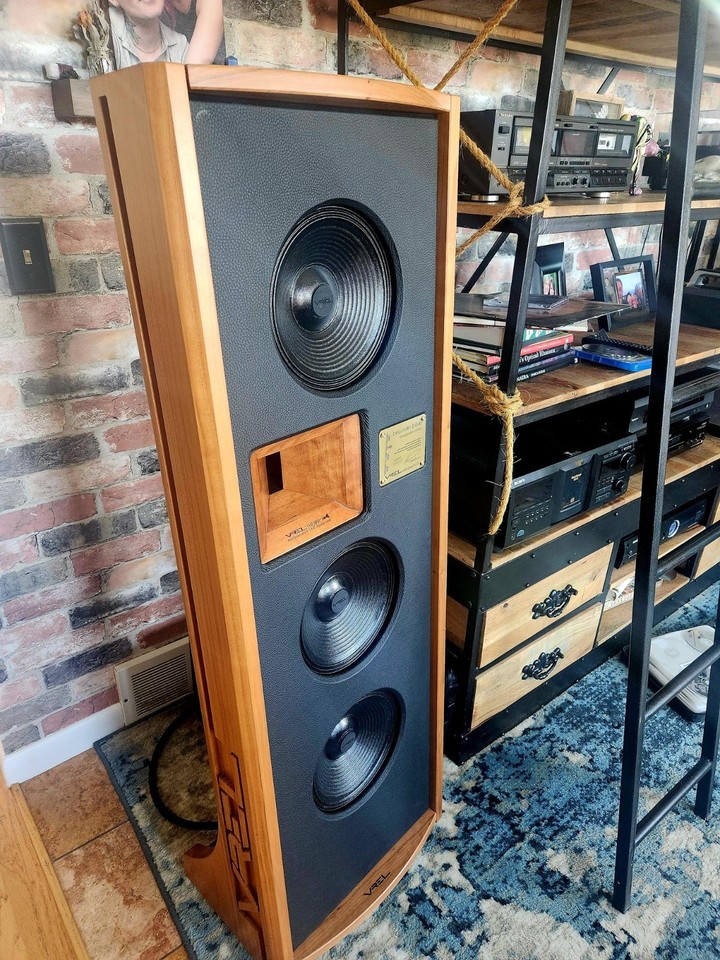 Absolutely stunning Audiophile Vrel Bequadro Due horn Speakers $14K | eBay