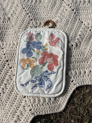 Vintage Pink + Blue Floral Iris Beige Pot Holder/Oven Mitt/Trivet ...