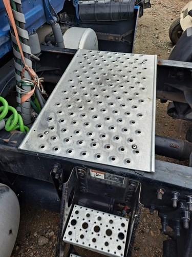 FREIGHTLINER CASCADIA 125 STEP DECK (CATWALK) 2016 N/A USED 3505027 | eBay