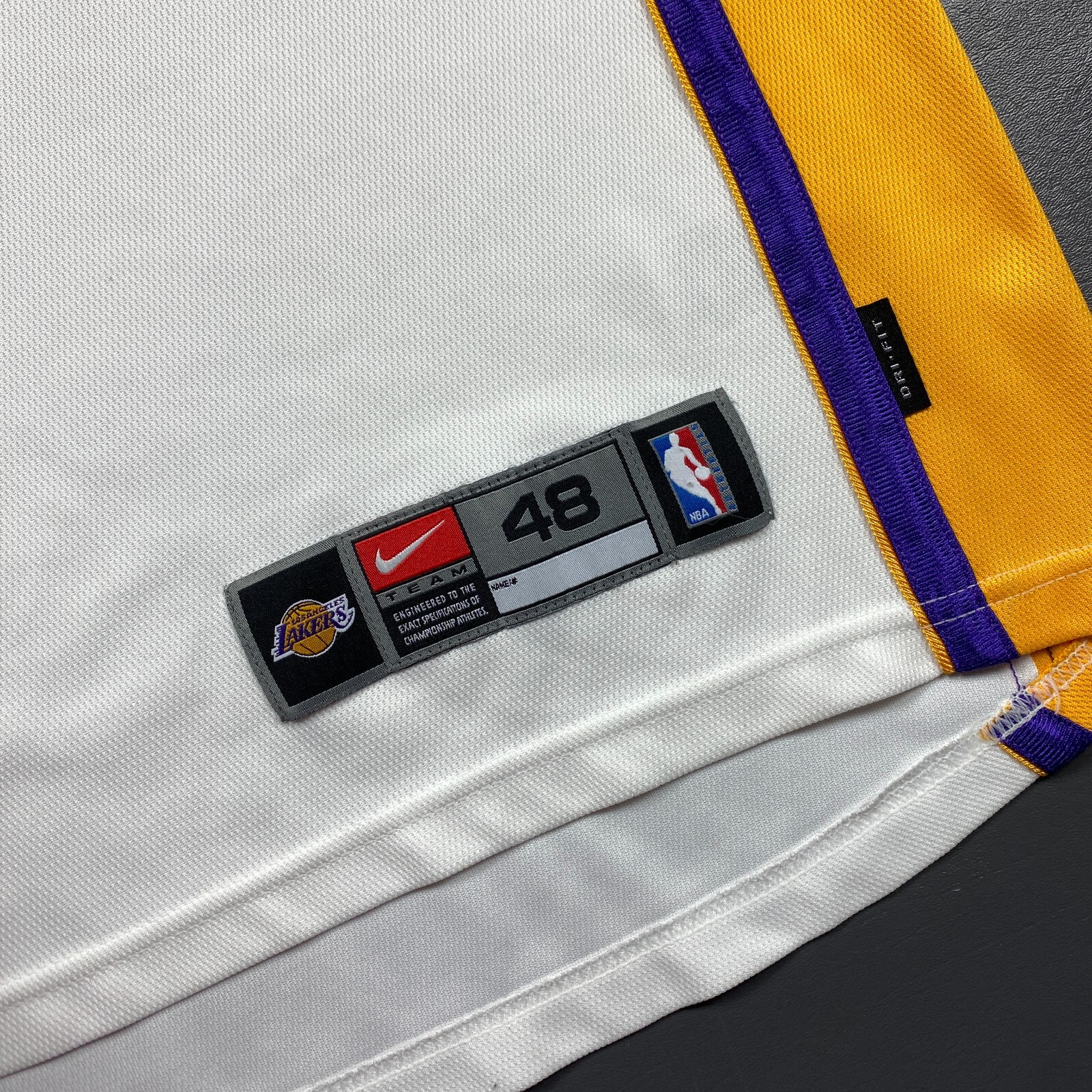 100% Authentic Kobe Bryant Vintage Nike 81 Points Lakers Jersey Size 48 ...