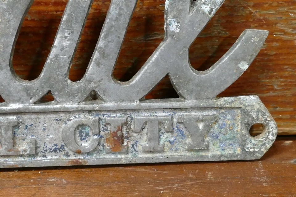 Vintage St Paul Minnesota “The Capital City” Cast Aluminum License ...