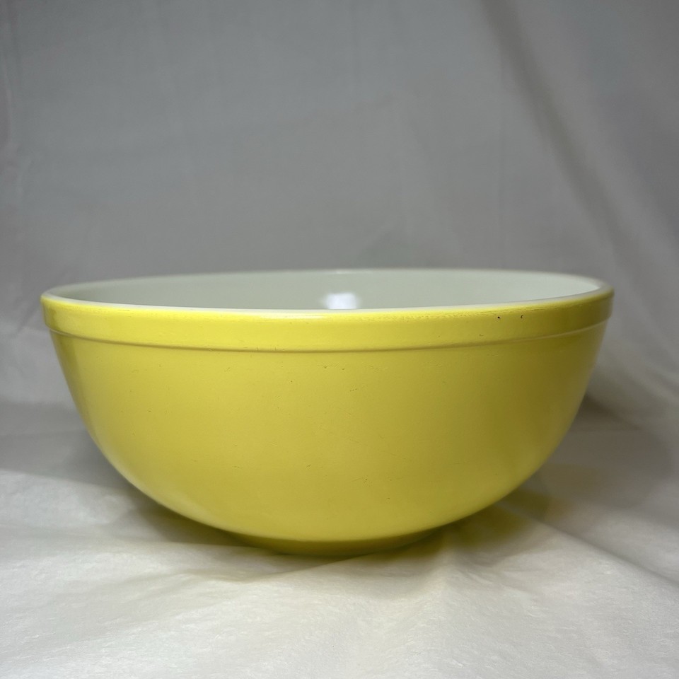 Vintage PYREX 4 Quart Mixing Bowl 404 A 25 Yellow 10 Inch X 4 Inch VGUC ...