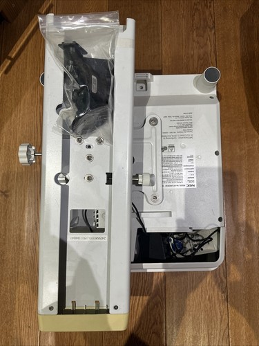 NEC UM301W HDMI Ultra Short Throw Projector 33% Lamp Life Left 2690H | eBay