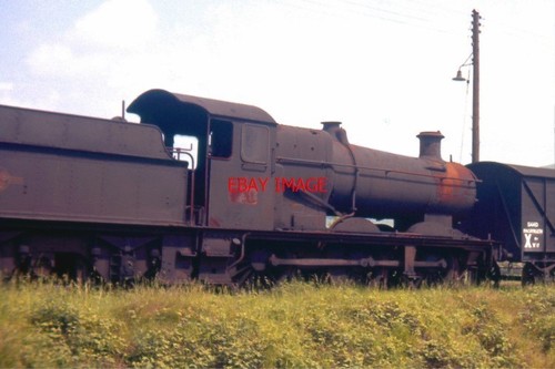 PHOTO GWR 22XX AT MACHYNLLETH . MINUS ITS NUMBERPLATE AN EX GWR COLLETT ...